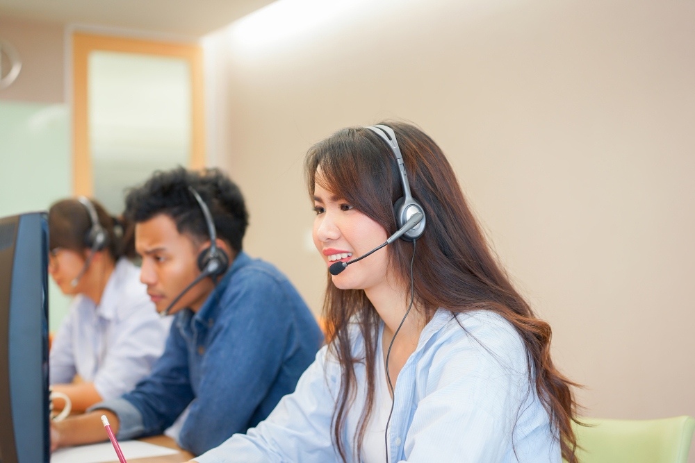 How to Improve Customer Service: Boost your Businesses' Customer Satisfaction